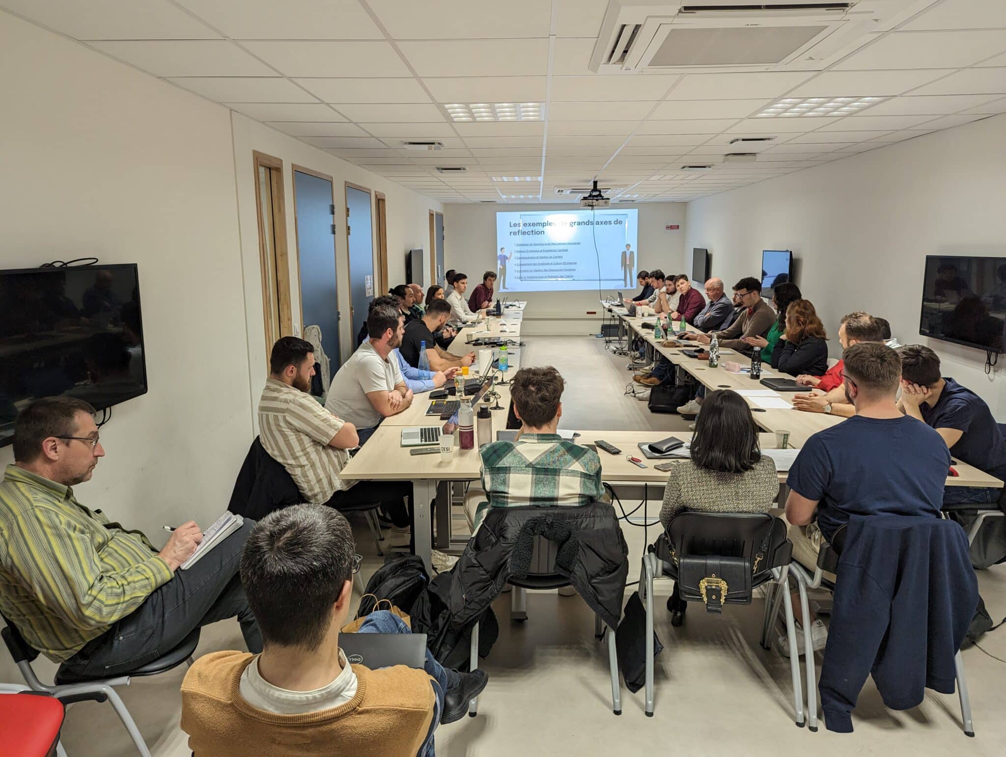 Nos étudiants ingénieurs ont organisé une table ronde